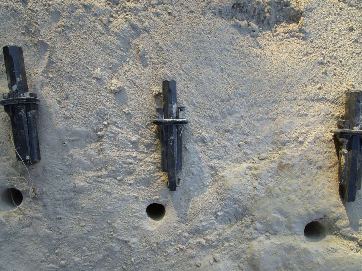 Using Feathers and Wedges to Split Stone – Stone Arch Bridges