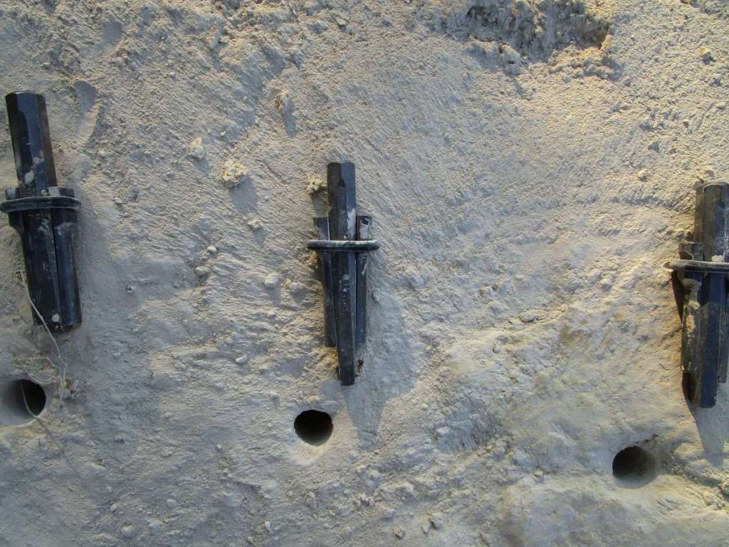 Using Feathers and Wedges to Split Stone – Stone Arch Bridges