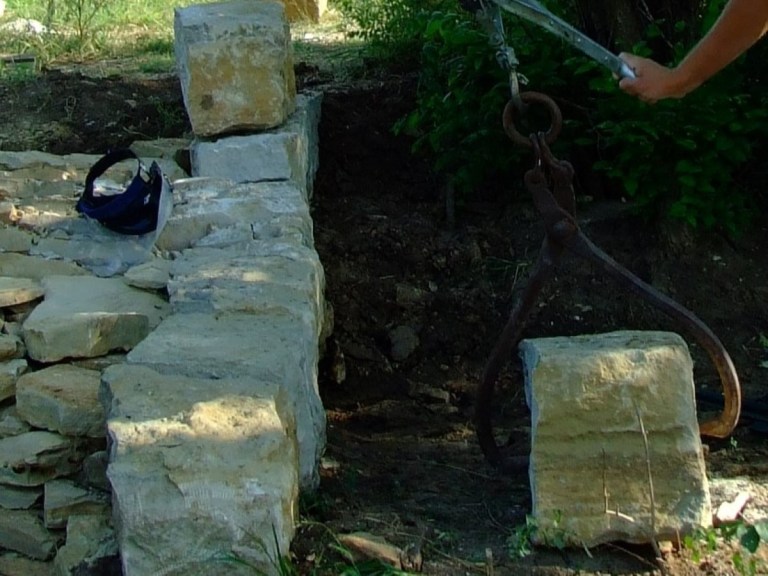 Moving Large Stones Manually – Stone Arch Bridges